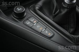 Melns Ford Focus 2018 Rīga, ar dzinēja tilpumu 1.00 L un nobraukumu 125 tūkst. km par 9775 €, foto 22 vietnē AUTOMOTO.COM.LV