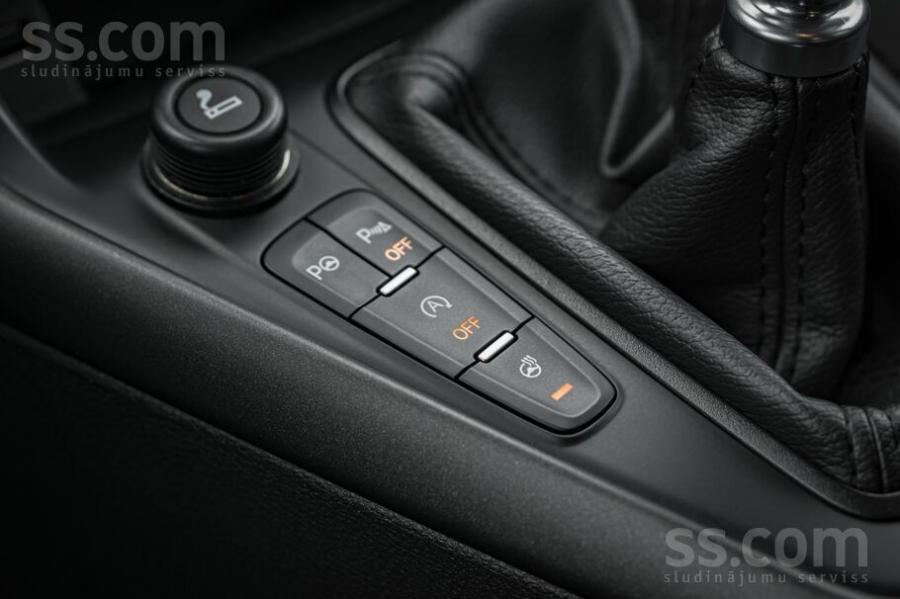 Melns Ford Focus 2018 Rīga, ar dzinēja tilpumu 1.00 L un nobraukumu 125 tūkst. km par 9775 €, foto 22 vietnē AUTOMOTO.COM.LV