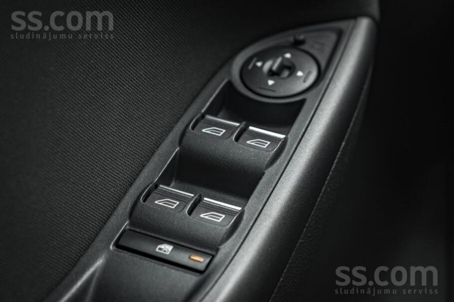 Melns Ford Focus 2018 Rīga, ar dzinēja tilpumu 1.00 L un nobraukumu 125 tūkst. km par 9250 €, foto 30 vietnē AUTOMOTO.COM.LV