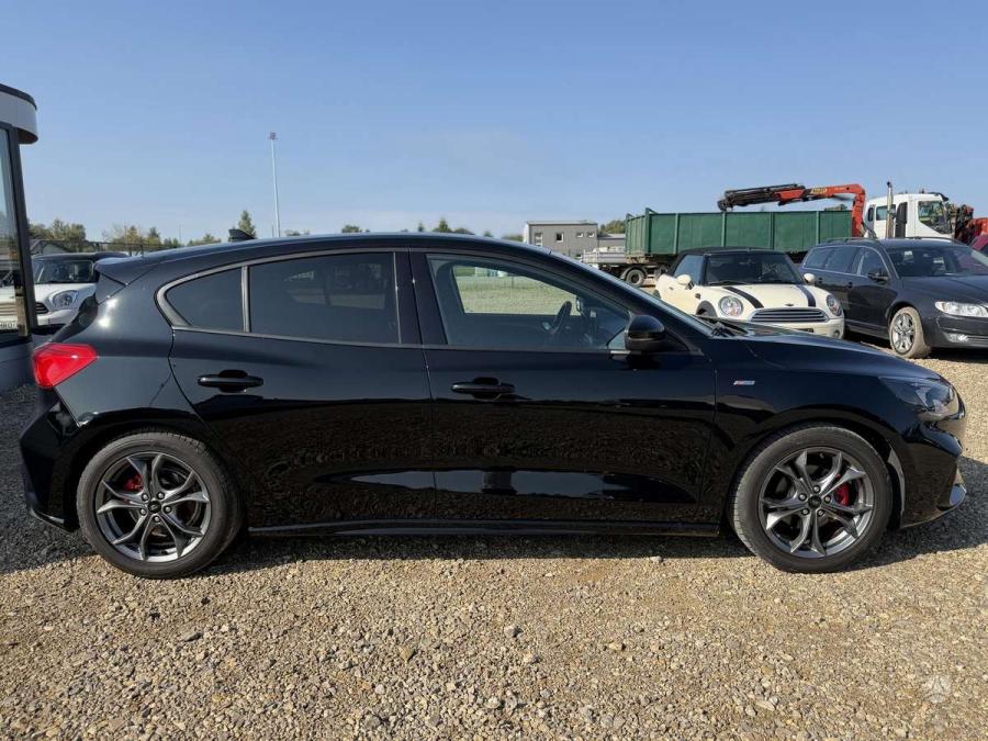 Melns Ford Focus 2018 Šauļi, ar dzinēja tilpumu 1.00 L un nobraukumu 168 tūkst. km par 8250 €, foto 5 vietnē AUTOMOTO.COM.LV