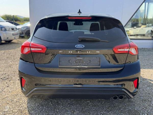 Black Ford Focus 2018 in Siauliai, with an engine capacity of 1.00 L and mileage of 168 thousand km for 8250 €, photo 6 on AUTOMOTO.COM.LV