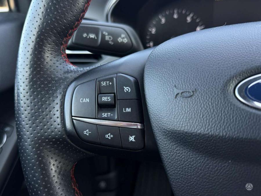 Melns Ford Focus 2018 Šauļi, ar dzinēja tilpumu 1.00 L un nobraukumu 168 tūkst. km par 8250 €, foto 20 vietnē AUTOMOTO.COM.LV