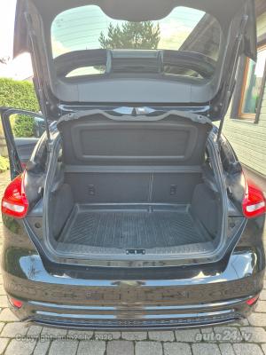 Black Ford Focus 2018 in Keila, with an engine capacity of 1.00 L and mileage of 250 thousand km for 6800 €, photo 12 on AUTOMOTO.COM.LV