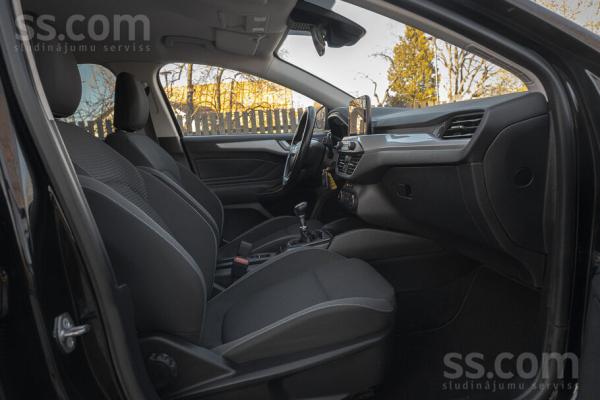 Black Ford Focus 2019 in Jelgava, with an engine capacity of 1.50 L and mileage of 0 thousand km for 7990 €, photo 7 on AUTOMOTO.COM.LV