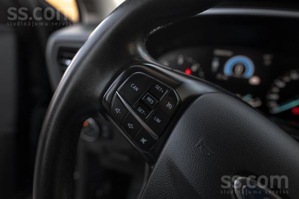 Black Ford Focus 2019 in Jelgava, with an engine capacity of 1.50 L and mileage of 0 thousand km for 7990 €, photo 9 on AUTOMOTO.COM.LV
