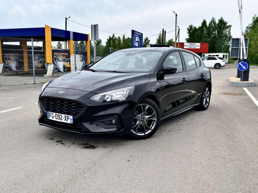 Black Ford Focus 2019 in Panevezys, with an engine capacity of 1.50 L and mileage of 211 thousand km for 8790 €, photo 3 on AUTOMOTO.COM.LV