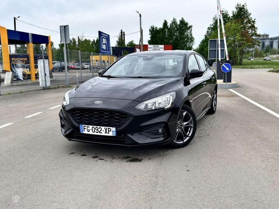 Black Ford Focus 2019 in Panevezys, with an engine capacity of 1.50 L and mileage of 211 thousand km for 8790 €, photo 4 on AUTOMOTO.COM.LV