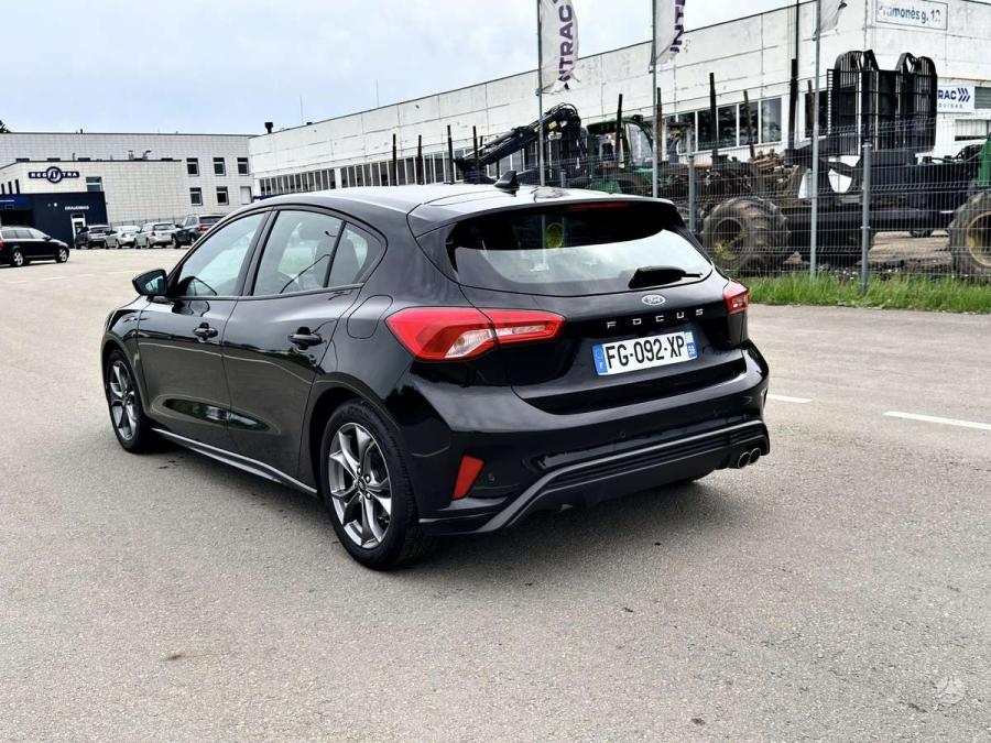 Black Ford Focus 2019 in Panevezys, with an engine capacity of 1.50 L and mileage of 211 thousand km for 8790 €, photo 12 on AUTOMOTO.COM.LV