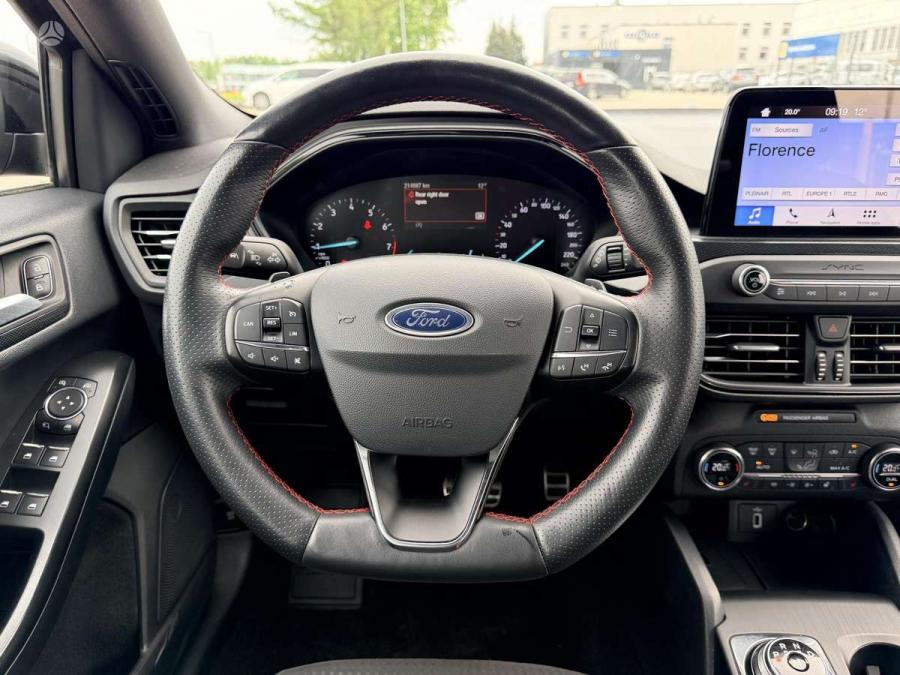 Black Ford Focus 2019 in Panevezys, with an engine capacity of 1.50 L and mileage of 211 thousand km for 8790 €, photo 16 on AUTOMOTO.COM.LV