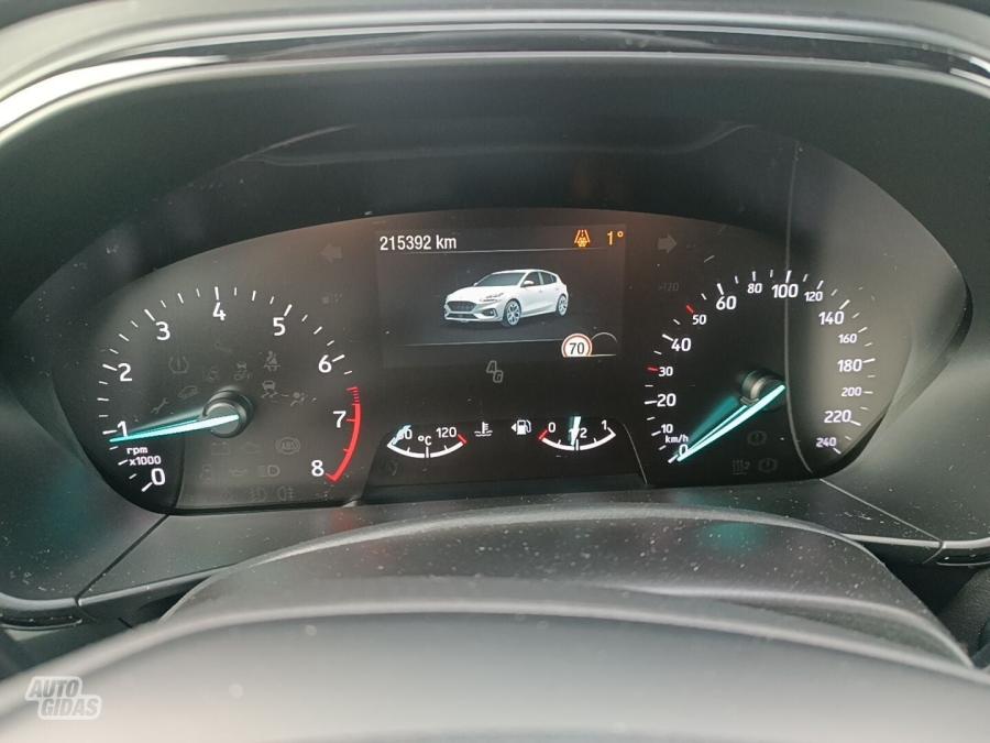 Black Ford Focus 2019 in Siauliai, with an engine capacity of 1.00 L and mileage of 215 thousand km for 7100 €, photo 15 on AUTOMOTO.COM.LV