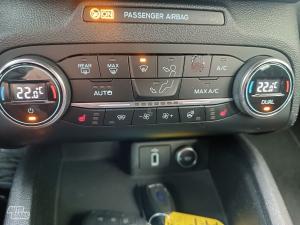 Black Ford Focus 2019 in Siauliai, with an engine capacity of 1.00 L and mileage of 215 thousand km for 7100 €, photo 16 on AUTOMOTO.COM.LV