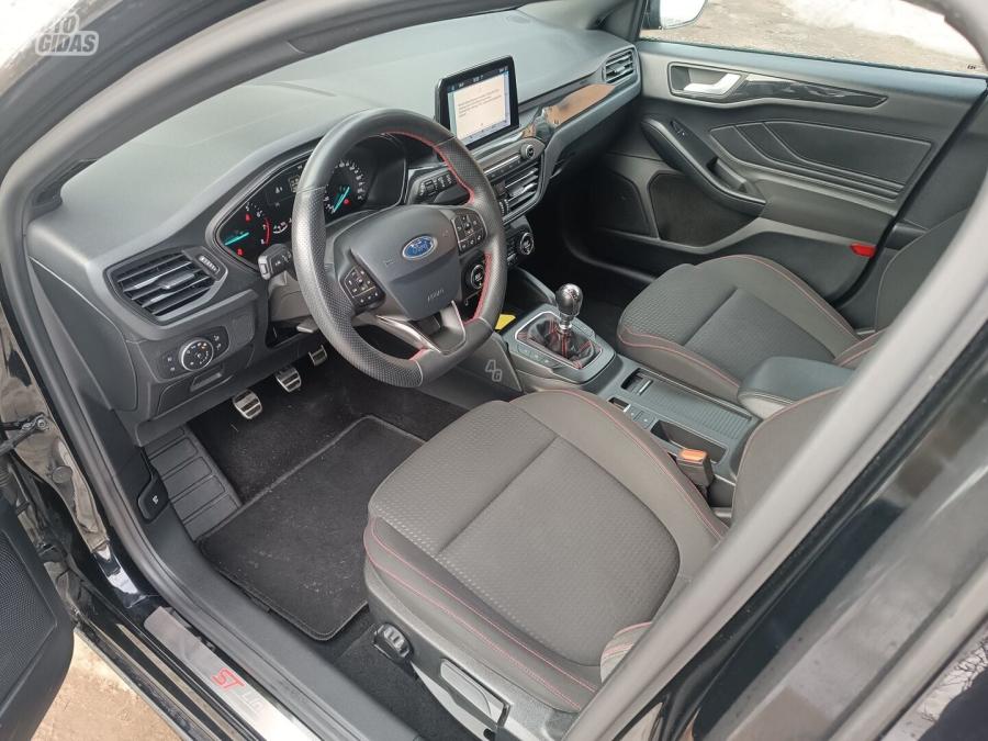 Black Ford Focus 2019 in Siauliai, with an engine capacity of 1.00 L and mileage of 215 thousand km for 7100 €, photo 18 on AUTOMOTO.COM.LV