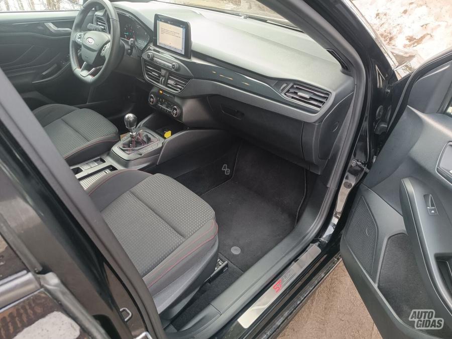Black Ford Focus 2019 in Siauliai, with an engine capacity of 1.00 L and mileage of 215 thousand km for 7100 €, photo 19 on AUTOMOTO.COM.LV