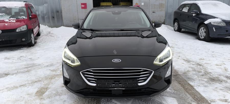 Black Ford Focus 2020 in Siauliai, with an engine capacity of 1.50 L and mileage of 243 thousand km for 10150 €, photo 2 on AUTOMOTO.COM.LV