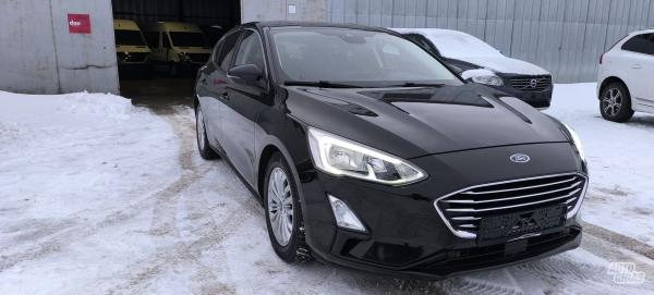 Black Ford Focus 2020 in Siauliai, with an engine capacity of 1.50 L and mileage of 243 thousand km for 10150 €, photo 3 on AUTOMOTO.COM.LV