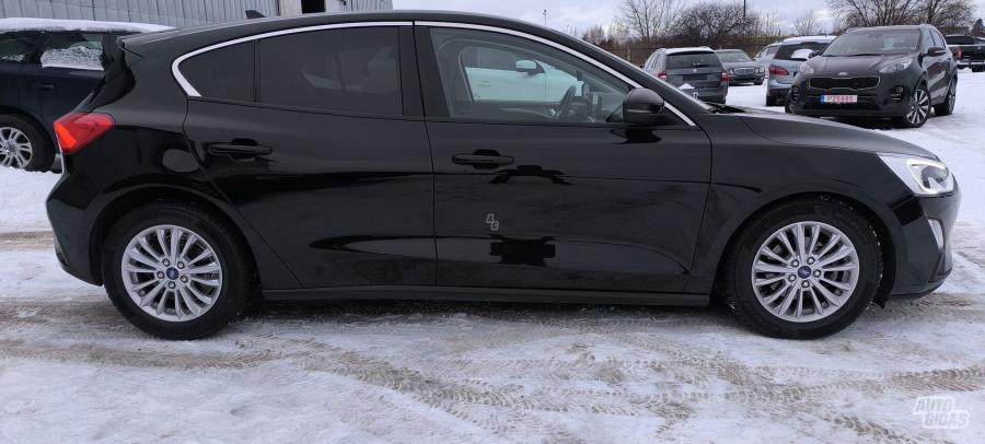 Black Ford Focus 2020 in Siauliai, with an engine capacity of 1.50 L and mileage of 243 thousand km for 10150 €, photo 7 on AUTOMOTO.COM.LV