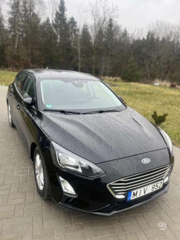 Melns Ford Focus 2020 Kauņa, ar dzinēja tilpumu 1.00 L un nobraukumu 37 tūkst. km par 11900 €, foto 4 vietnē AUTOMOTO.COM.LV