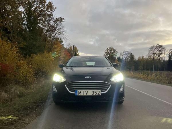 Black Ford Focus 2020 in Kaunas, with an engine capacity of 1.00 L and mileage of 37 thousand km for 11900 €, photo 8 on AUTOMOTO.COM.LV