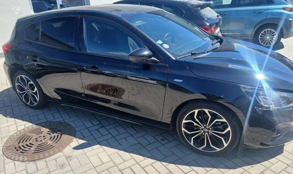 Black Ford Focus 2020 in Taurage, with an engine capacity of 1.00 L and mileage of 126 thousand km for 4600 €, photo 1 on AUTOMOTO.COM.LV