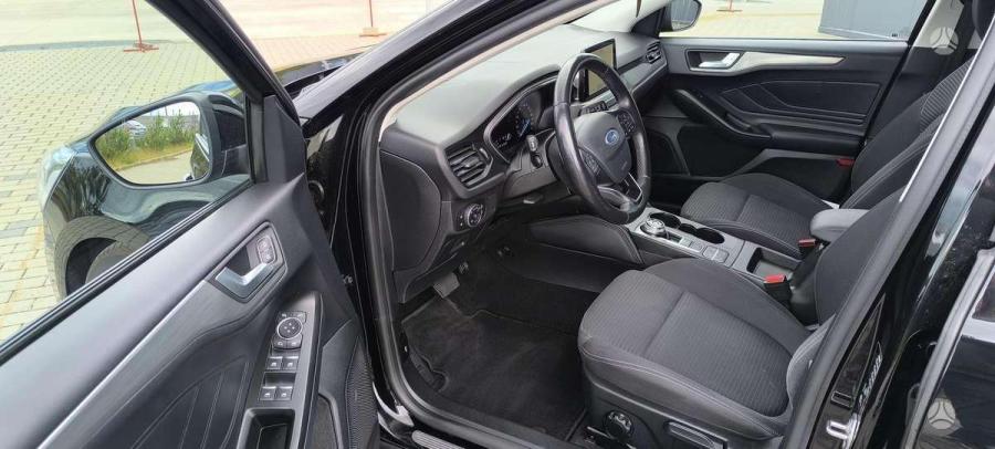 Black Ford Focus 2020 in Siauliai, with an engine capacity of 1.50 L and mileage of 243 thousand km for 9650 €, photo 10 on AUTOMOTO.COM.LV