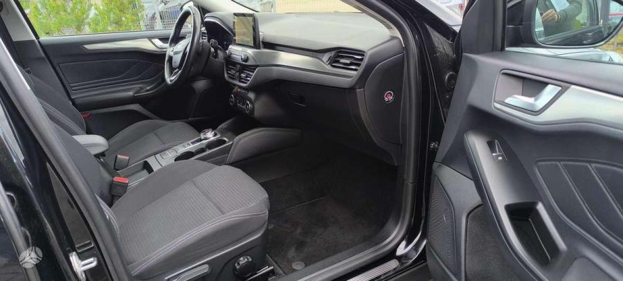 Black Ford Focus 2020 in Siauliai, with an engine capacity of 1.50 L and mileage of 243 thousand km for 9650 €, photo 11 on AUTOMOTO.COM.LV