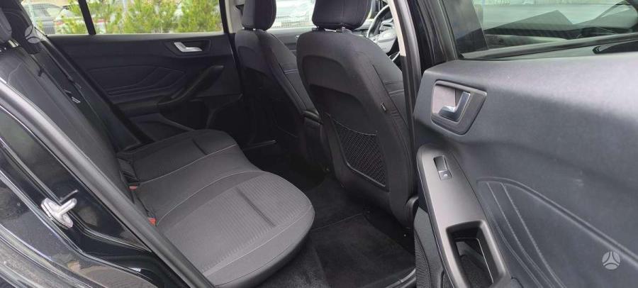 Black Ford Focus 2020 in Siauliai, with an engine capacity of 1.50 L and mileage of 243 thousand km for 9650 €, photo 12 on AUTOMOTO.COM.LV