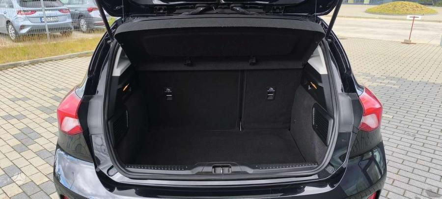 Black Ford Focus 2020 in Siauliai, with an engine capacity of 1.50 L and mileage of 243 thousand km for 9650 €, photo 26 on AUTOMOTO.COM.LV