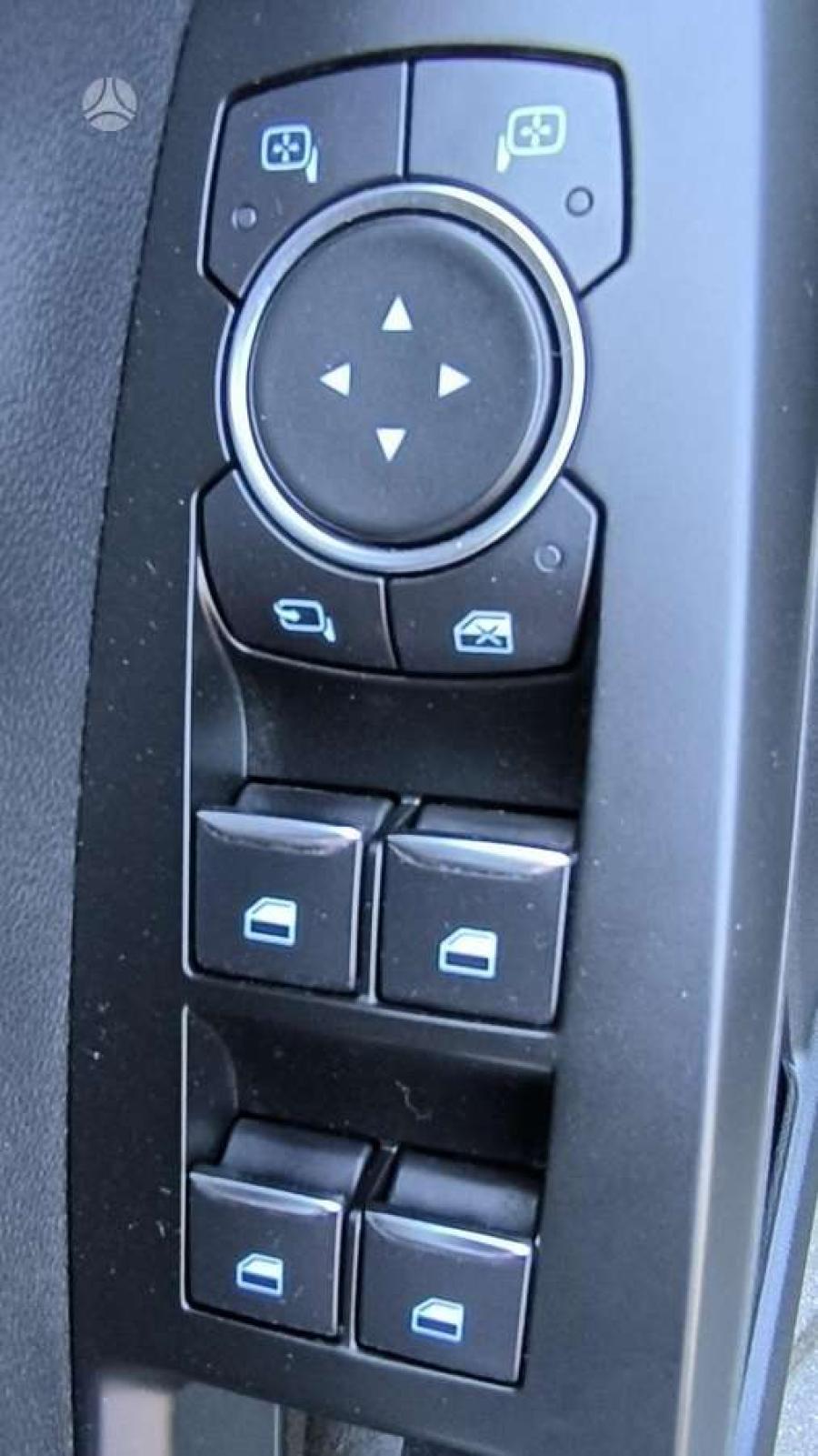 Black Ford Focus 2020 in Siauliai, with an engine capacity of 1.50 L and mileage of 243 thousand km for 8950 €, photo 26 on AUTOMOTO.COM.LV