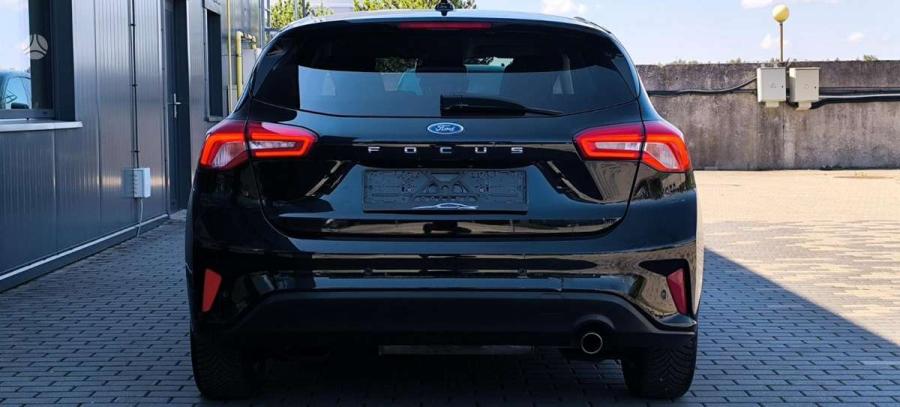 Black Ford Focus 2020 in Siauliai, with an engine capacity of 1.50 L and mileage of 243 thousand km for 8950 €, photo 7 on AUTOMOTO.COM.LV