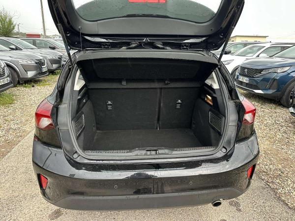 Black Ford Focus 2022 in Vilnius, with an engine capacity of 1.50 L and mileage of 154 thousand km for 10526 €, photo 7 on AUTOMOTO.COM.LV