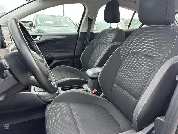 Black Ford Focus 2022 in Vilnius, with an engine capacity of 1.50 L and mileage of 154 thousand km for 10526 €, photo 9 on AUTOMOTO.COM.LV