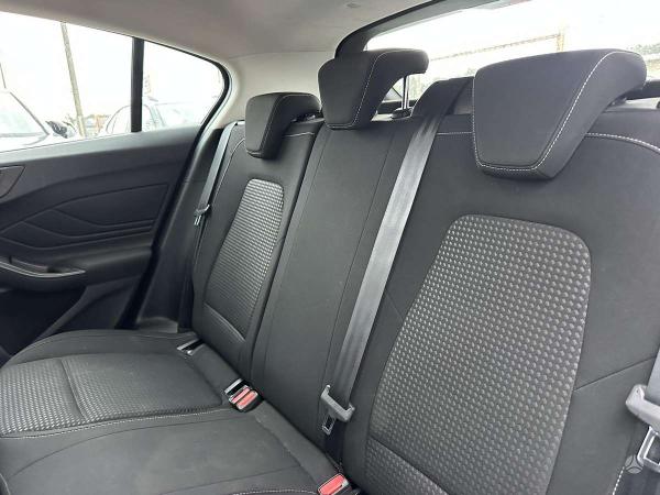 Black Ford Focus 2022 in Vilnius, with an engine capacity of 1.50 L and mileage of 154 thousand km for 10526 €, photo 10 on AUTOMOTO.COM.LV