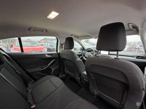 Black Ford Focus 2022 in Vilnius, with an engine capacity of 1.50 L and mileage of 154 thousand km for 10526 €, photo 16 on AUTOMOTO.COM.LV