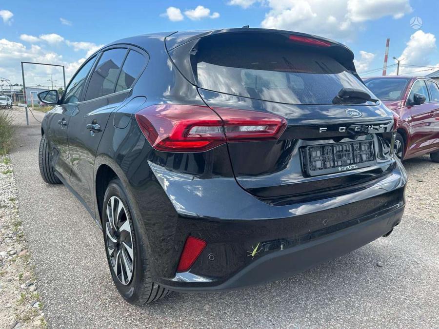 Black Ford Focus 2023 in Vilnius, with an engine capacity of 1.00 L and mileage of 151 thousand km for 11300 €, photo 7 on AUTOMOTO.COM.LV