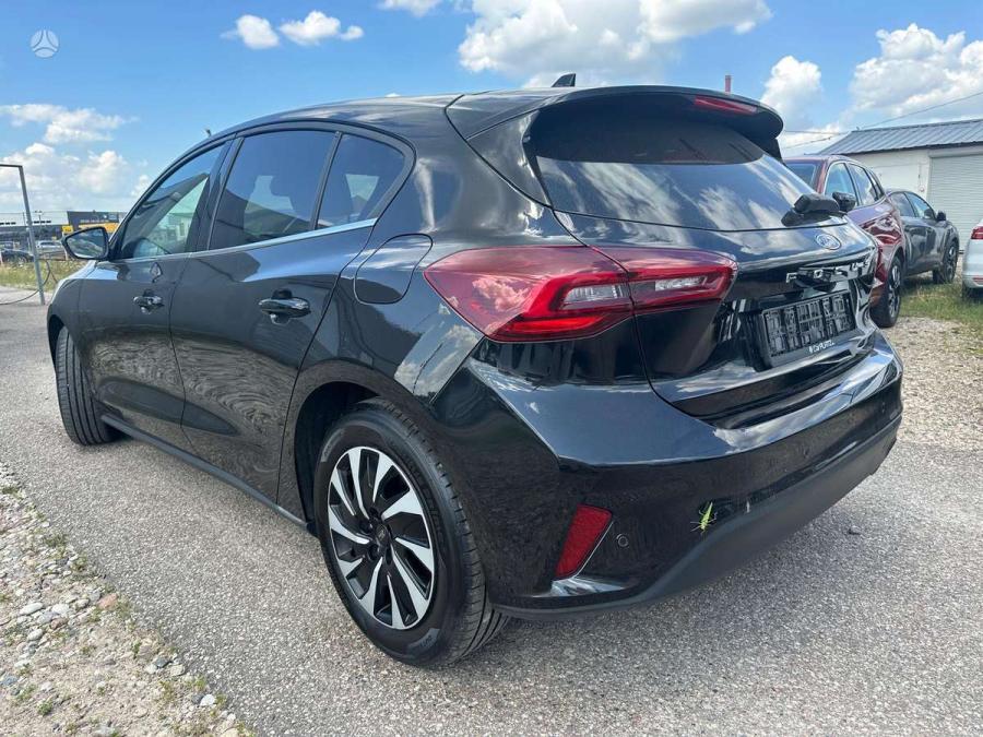 Black Ford Focus 2023 in Vilnius, with an engine capacity of 1.00 L and mileage of 151 thousand km for 11300 €, photo 8 on AUTOMOTO.COM.LV
