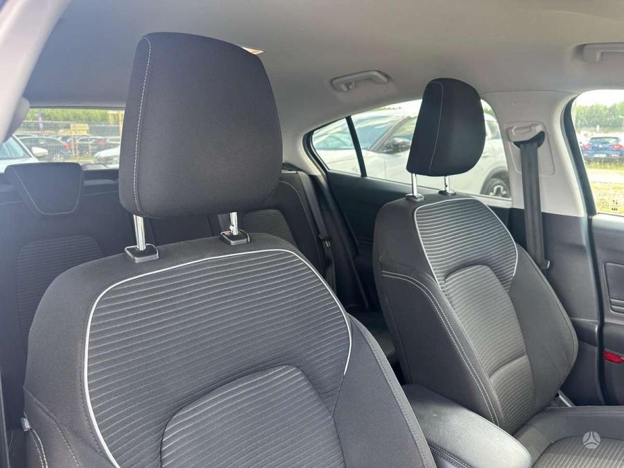 Black Ford Focus 2023 in Vilnius, with an engine capacity of 1.00 L and mileage of 151 thousand km for 11300 €, photo 16 on AUTOMOTO.COM.LV