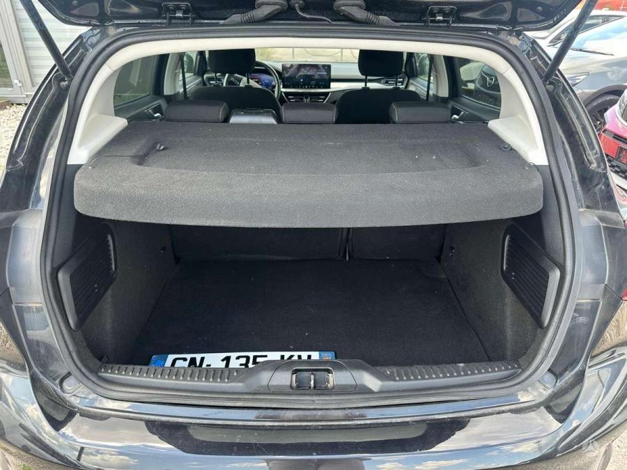 Black Ford Focus 2023 in Vilnius, with an engine capacity of 1.00 L and mileage of 151 thousand km for 11300 €, photo 21 on AUTOMOTO.COM.LV