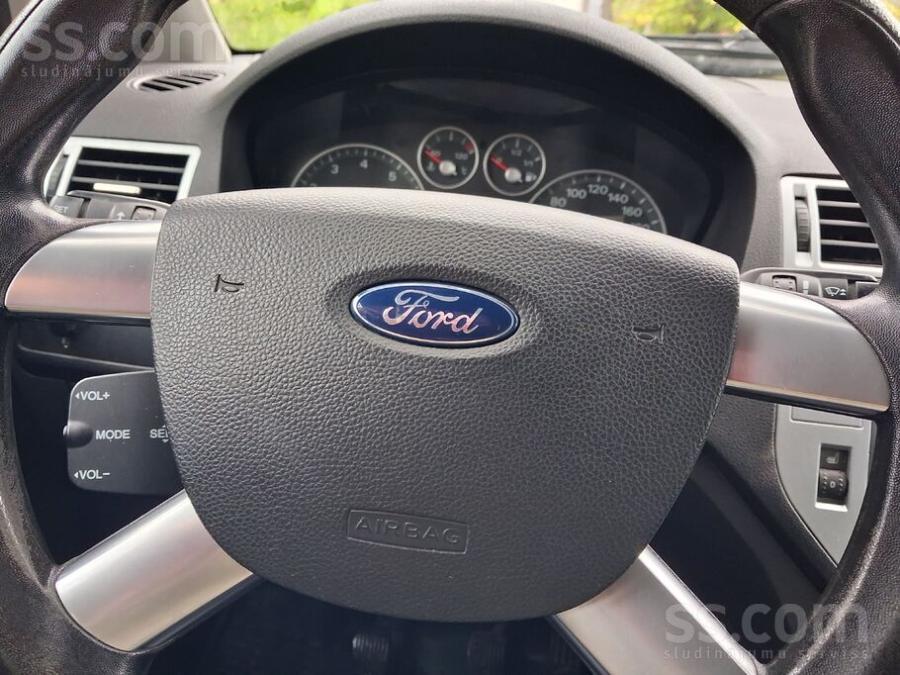 Black Ford Focus 2006 in Daugavpils, with an engine capacity of 1.80 L and mileage of 199 thousand km for 2700 €, photo 6 on AUTOMOTO.COM.LV