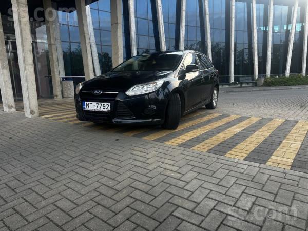 Black Ford Focus 2014 in Tukums, with an engine capacity of 1.60 L and mileage of 306 thousand km for 2650 €, photo 1 on AUTOMOTO.COM.LV