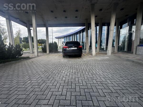 Black Ford Focus 2014 in Tukums, with an engine capacity of 1.60 L and mileage of 306 thousand km for 2650 €, photo 7 on AUTOMOTO.COM.LV