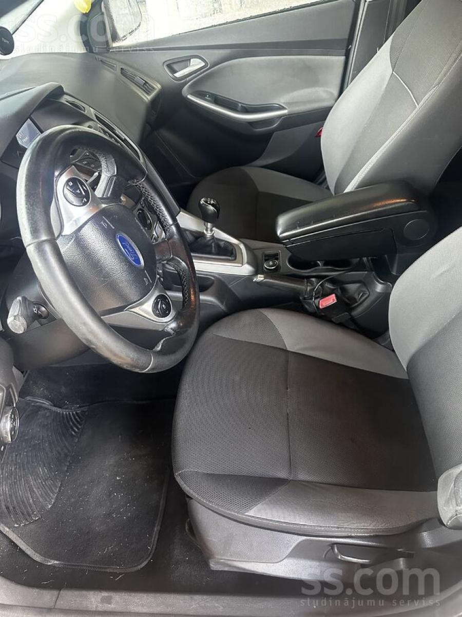 Melns Ford Focus 2014 Tukums, ar dzinēja tilpumu 1.60 L un nobraukumu 306 tūkst. km par 2650 €, foto 13 vietnē AUTOMOTO.COM.LV