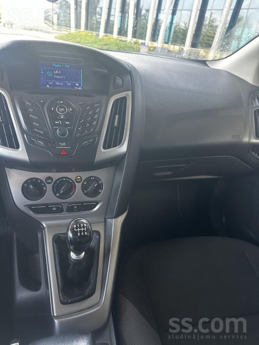 Melns Ford Focus 2014 Tukums, ar dzinēja tilpumu 1.60 L un nobraukumu 306 tūkst. km par 2650 €, foto 15 vietnē AUTOMOTO.COM.LV