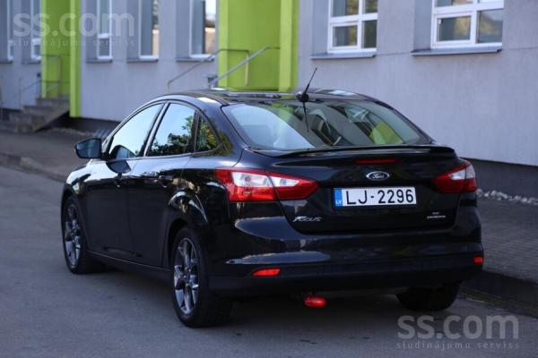 Melns Ford Focus 2013 Rīga, ar dzinēja tilpumu 2.00 L un nobraukumu 0 tūkst. km par 3795 €, foto 5 vietnē AUTOMOTO.COM.LV