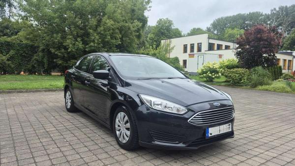 Black Ford Focus 2016 in Klaipeda, with an engine capacity of 2.00 L and mileage of 130 thousand km for 3499 €, photo 1 on AUTOMOTO.COM.LV