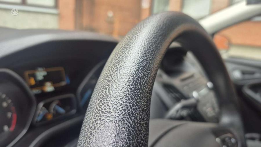 Черный Форд Фокус 2016 в Клайпеда, объемом двигателя 2.00 л и пробегом 130 тыс. км за 3400 €, фото 15 на AUTOMOTO.COM.LV