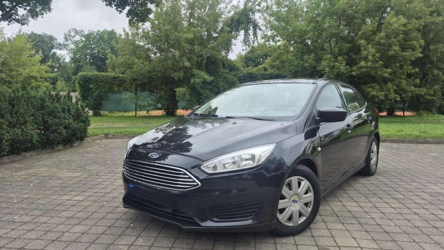 Black Ford Focus 2016 in Klaipeda, with an engine capacity of 2.00 L and mileage of 130 thousand km for 3290 €, photo 9 on AUTOMOTO.COM.LV