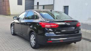 Black Ford Focus 2016 in Klaipeda, with an engine capacity of 2.00 L and mileage of 130 thousand km for 3599 €, photo 3 on AUTOMOTO.COM.LV