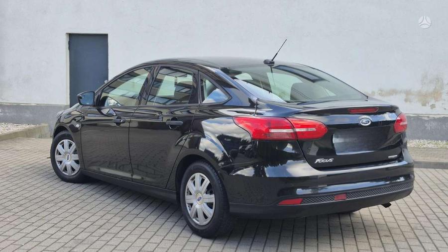 Black Ford Focus 2016 in Klaipeda, with an engine capacity of 2.00 L and mileage of 130 thousand km for 3599 €, photo 8 on AUTOMOTO.COM.LV