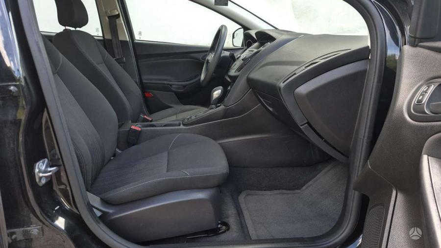 Black Ford Focus 2016 in Klaipeda, with an engine capacity of 2.00 L and mileage of 130 thousand km for 3599 €, photo 20 on AUTOMOTO.COM.LV