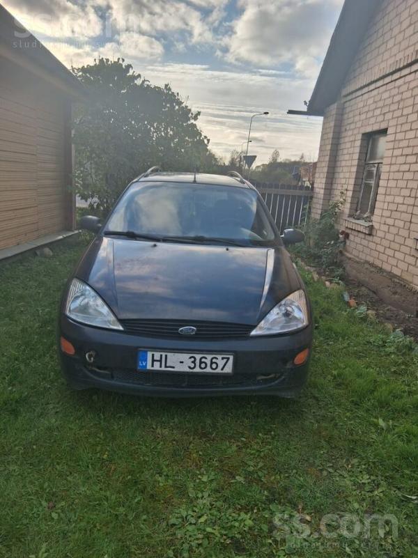 Black Ford Focus 2000 in Ludza, with an engine capacity of 1.80 L and mileage of 395 thousand km for 1200 €, photo 1 on AUTOMOTO.COM.LV